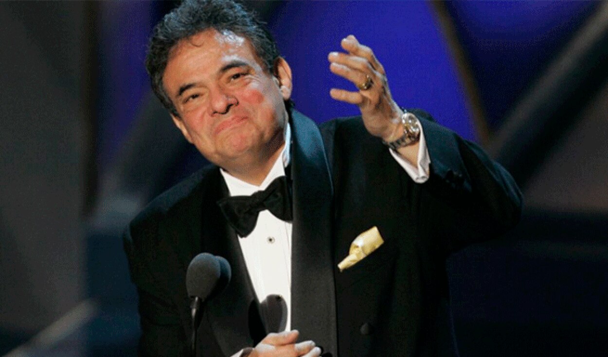 La trágica historia detrás de ‘El Triste’, canción de Roberto Cantoral ...