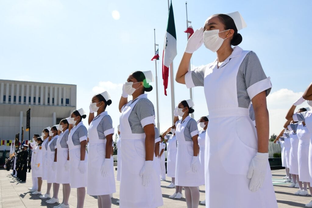 ¿Cuánto gana una enfermera en México y por qué es tan importante está profesión?