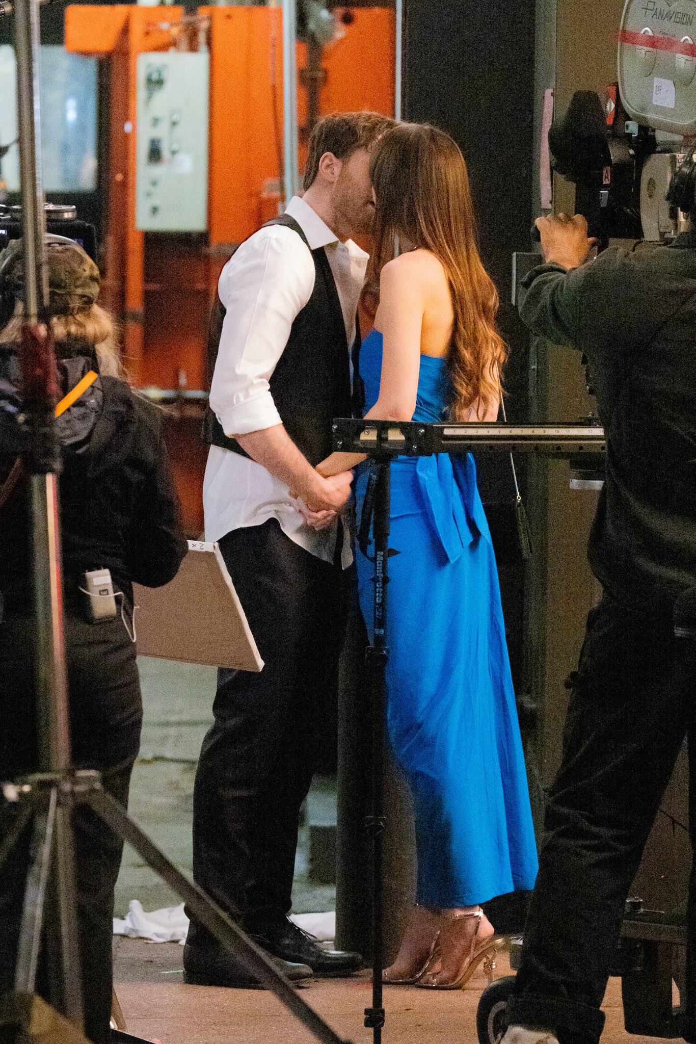 Captan a Pedro Pascal y Dakota Johnson besándose en Nueva York; ¿son nueva pareja?