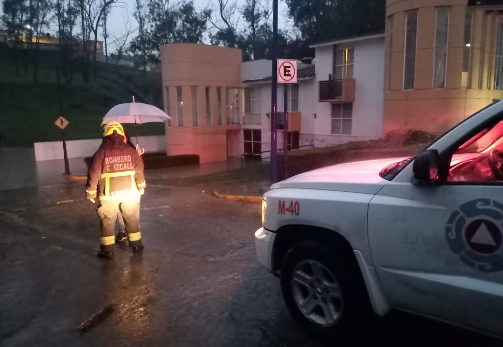 Lluvias En Cuautitlán Izcalli Y Atizapán Dejan Vehículos Varados Bajo